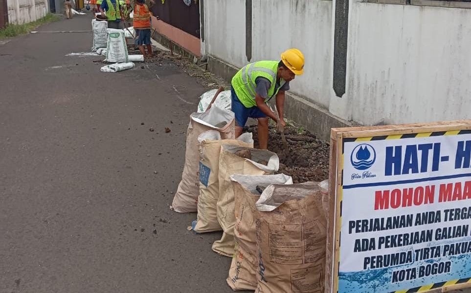 Ikhtiar Layanan Prima: Tirta Pakuan Pasang Pipa Raksasa untuk Jaminan ...